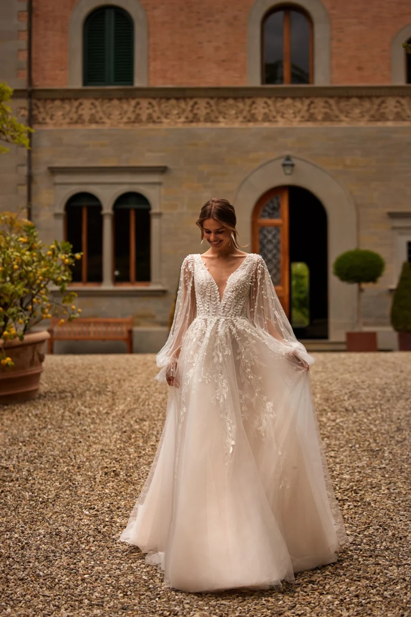 Willow – Lorraine Tyne Bridal